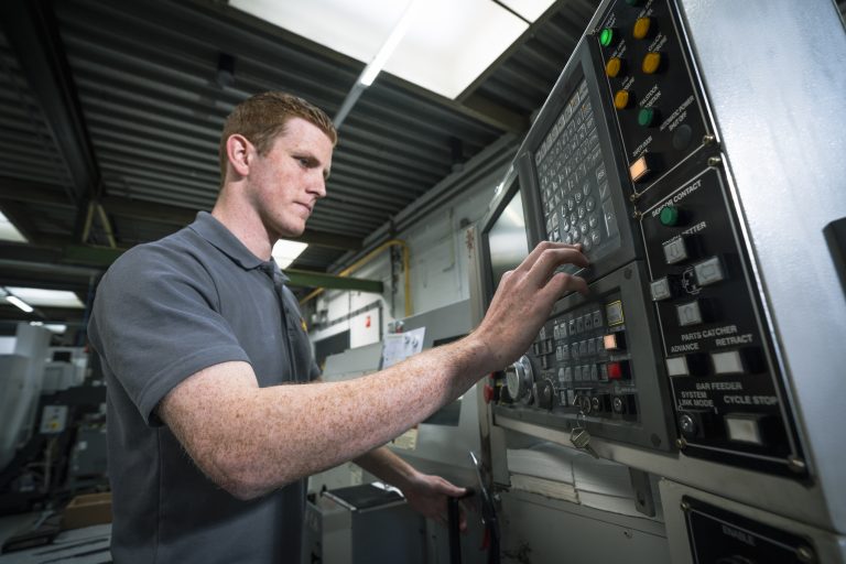 Premeco I Maatwerk in metaalbewerking en hightech onderdelen.